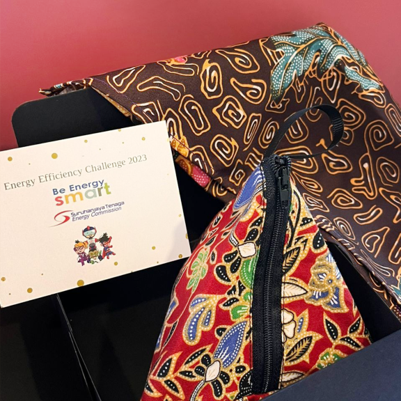 Malaysia Batik Door Gift Set